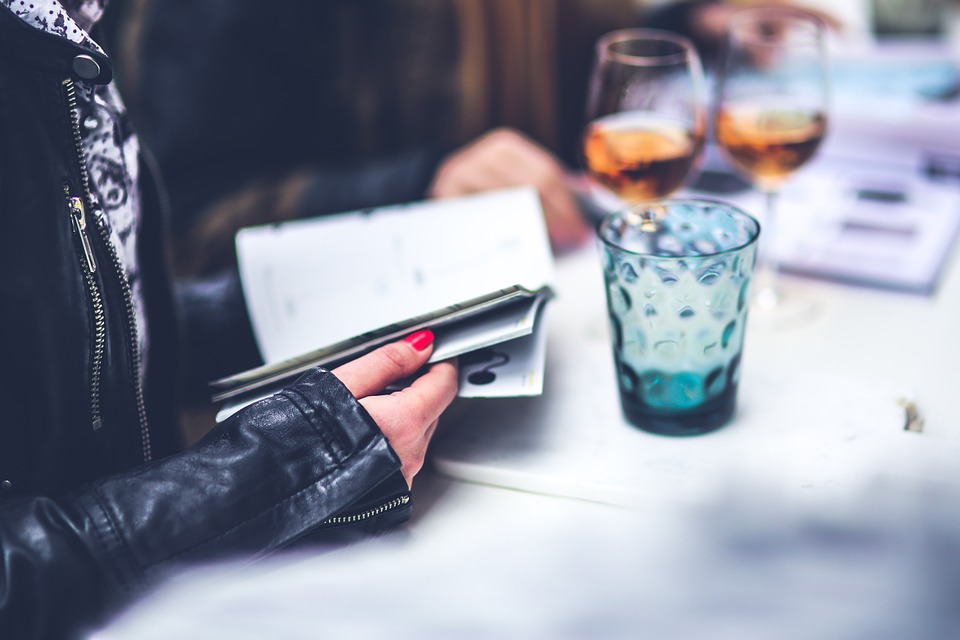 Turn on someone vs Turn to someone - Writing Tips